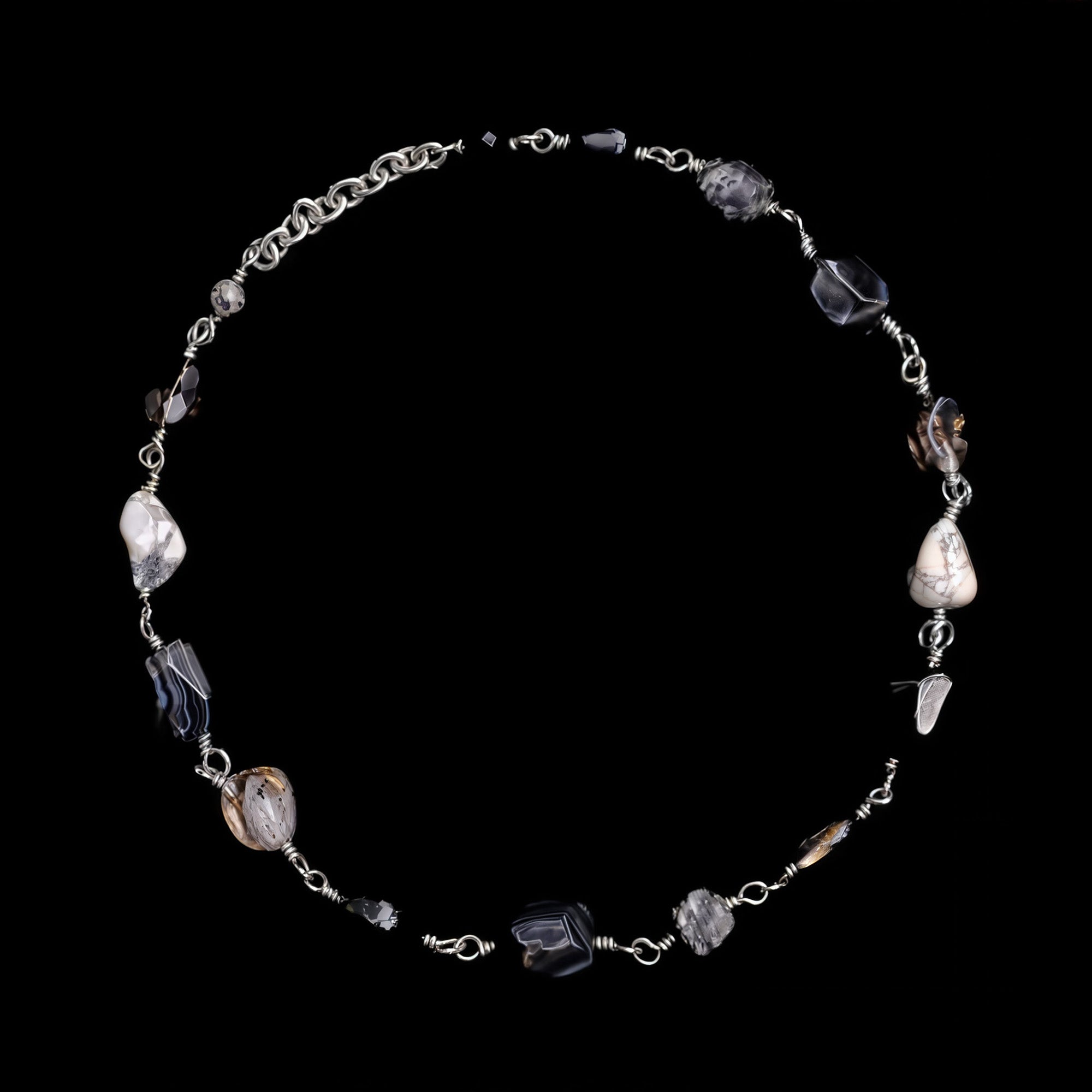 Opus Black – SURREALIUM